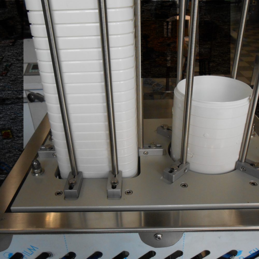 Denester for Buckets with handle - Rotopack - Packaging machines